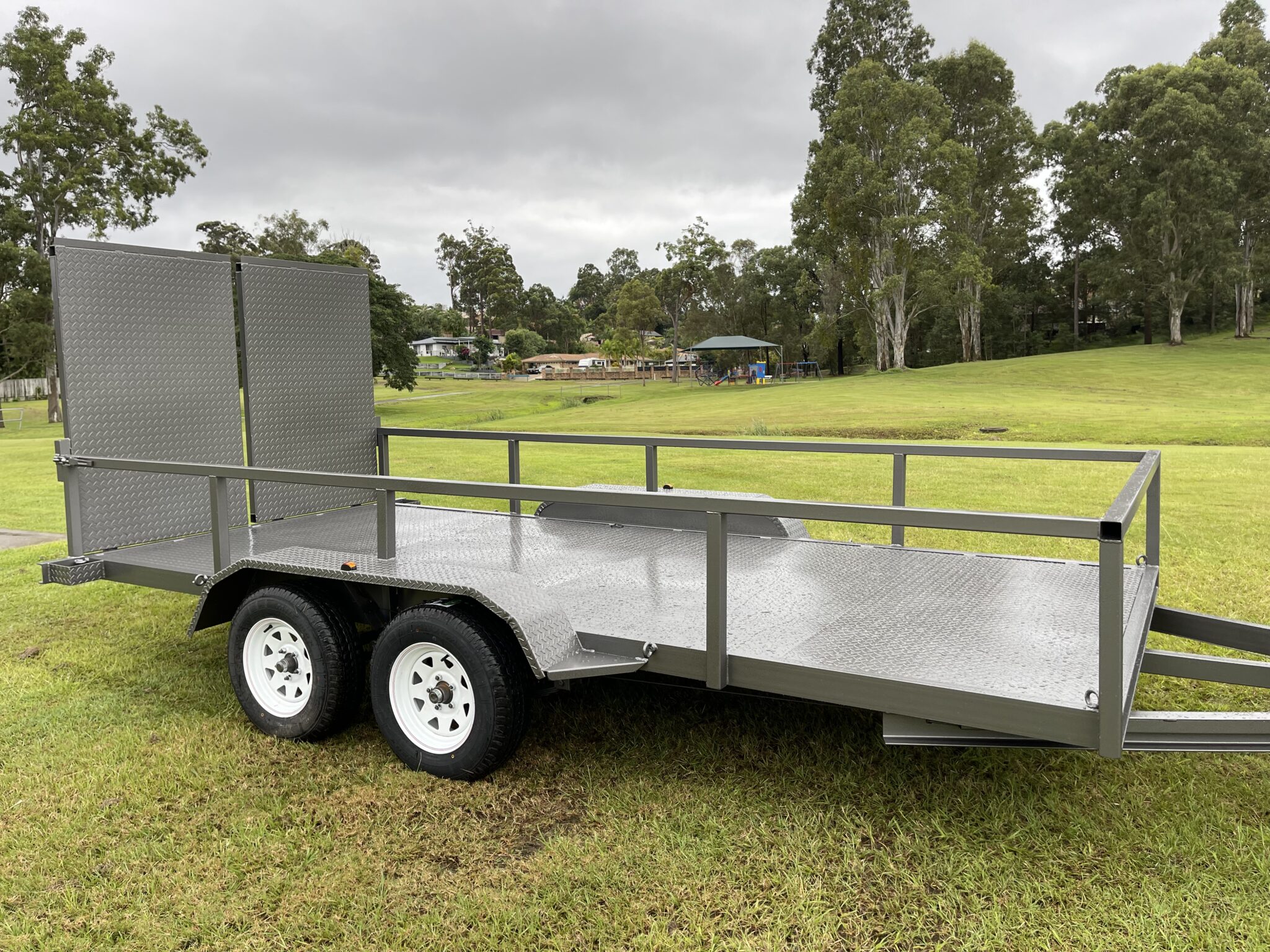 Custom Tilt Car Trailer – Tradesman’s Trailers